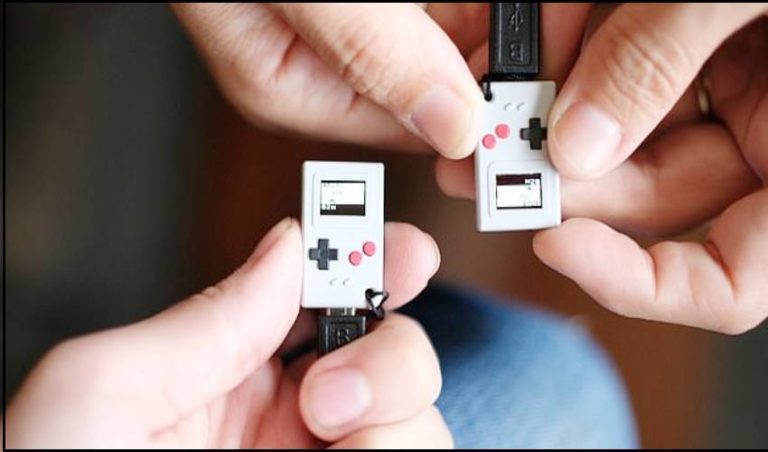Smallest Game console : ఈ గేమ్ కన్సోల్ చూశారా? ప్రపంచంలోనే అతిచిన్నది ...
