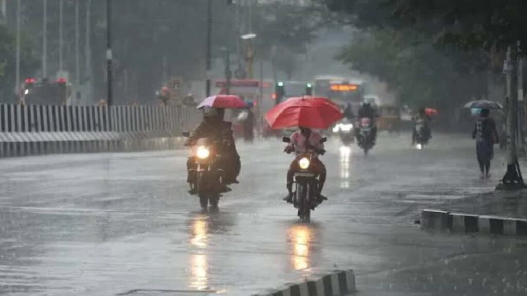 AP Rains: ఏపీలో ఇవాళ అత్యంత భారీ వర్షాలు, ఆకస్మిక వరదలకు అవకాశం.. విద్యా సంస్థలకు సెలవు