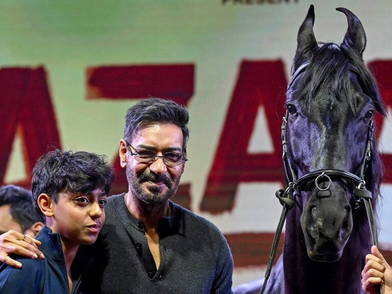 Ajay Devgn : ట్రైలర్ లాంచ్ ఈవెంట్ కు గుర్రాన్ని తీసుకొచ్చిన స్టార్ హీరో ...